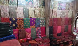 Kain Tenun Tradisional Bali Go Internasional Usai Koster Keluarkan ...