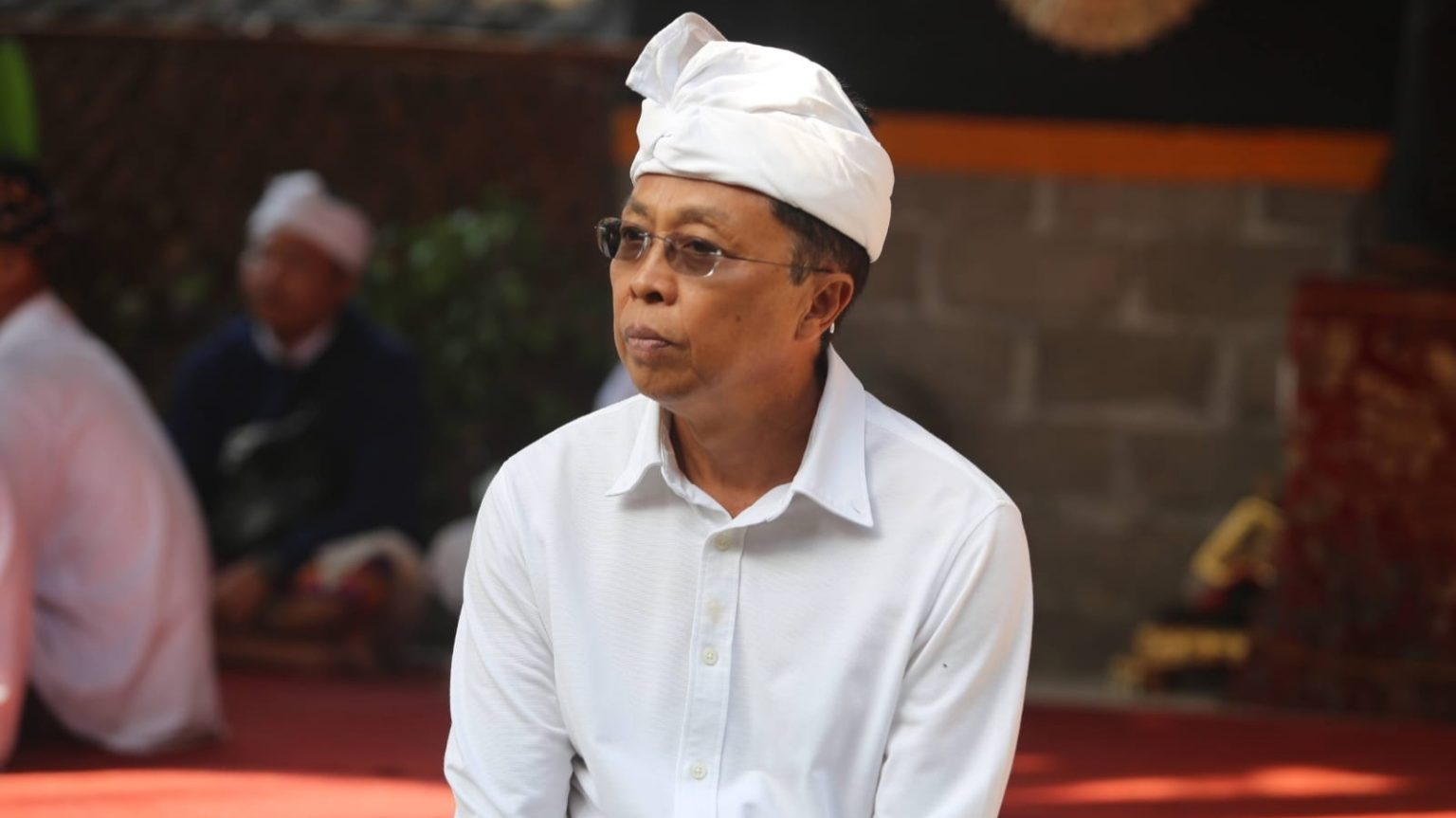 Ritual Menginjak Api di Dalam Pura, Tradisi Hindu-Bali Sebagai Simbol ...